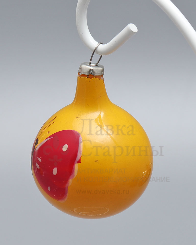 Купить винтажную игрушку для новогодней ёлки «Шарик с бабочкой».